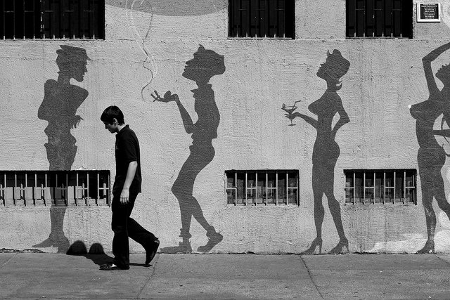 Collection of 10 Beautiful Street Photography Examples