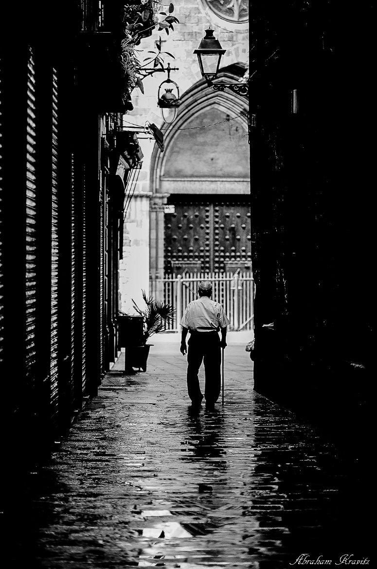 Collection of 10 Beautiful Street Photography Examples